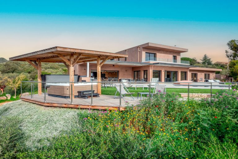 Résidence de vacances et villas à louer à Pinarello en Corse